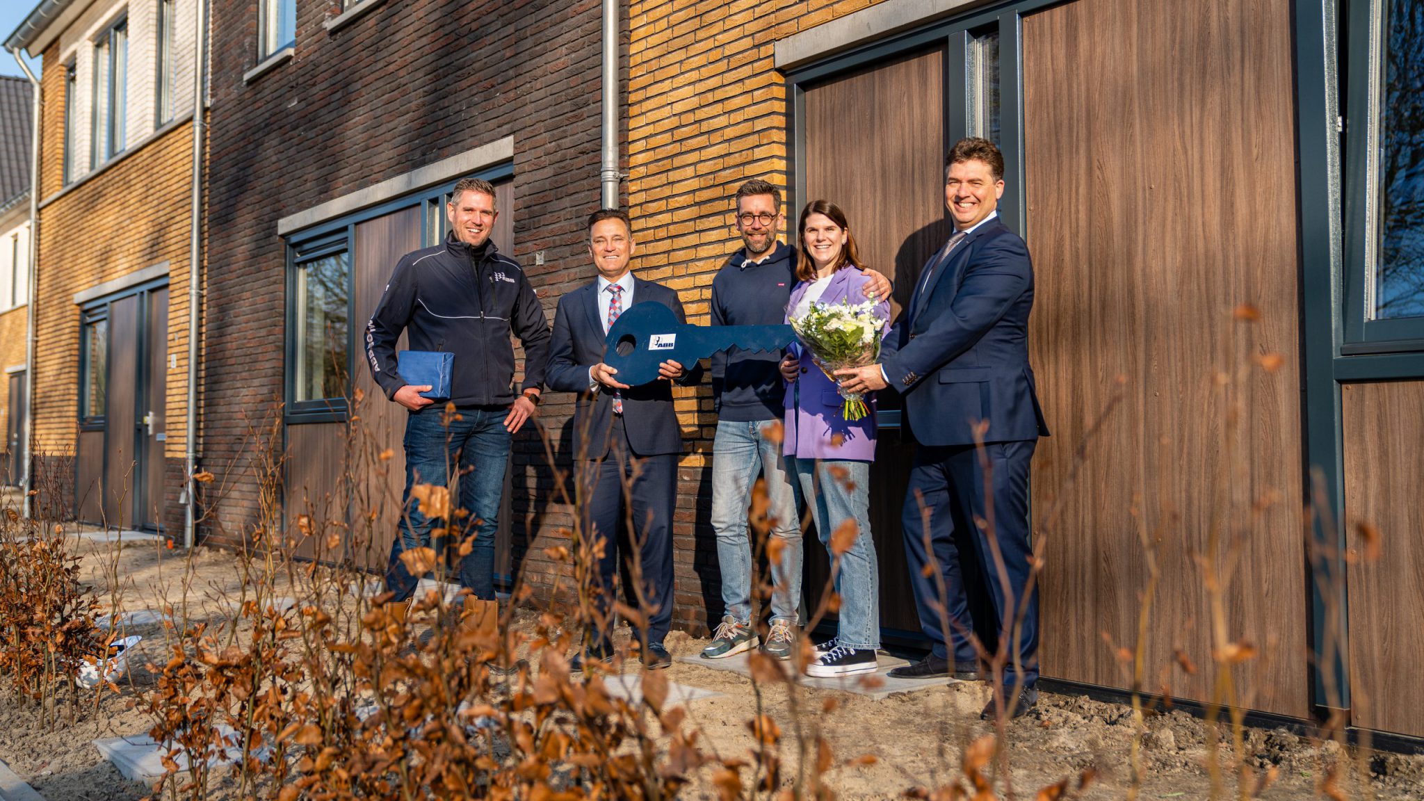 Sleuteluitreiking eerste bewoners Lievenshof Oud-Beijerland – Omroep ...
