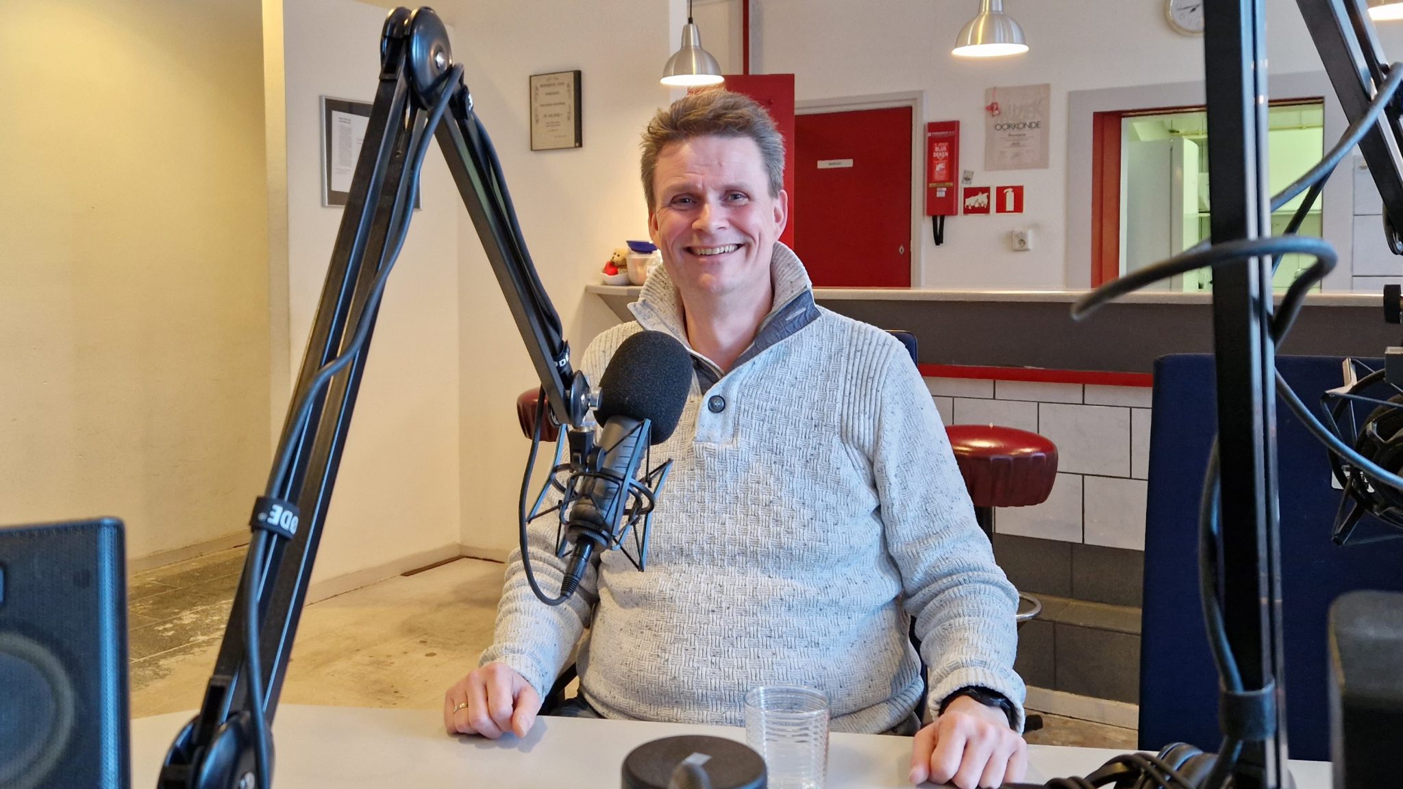 Hein van der Meij over zijn boek ‘Zonaanbidding, een ‘klein’ boekje ...